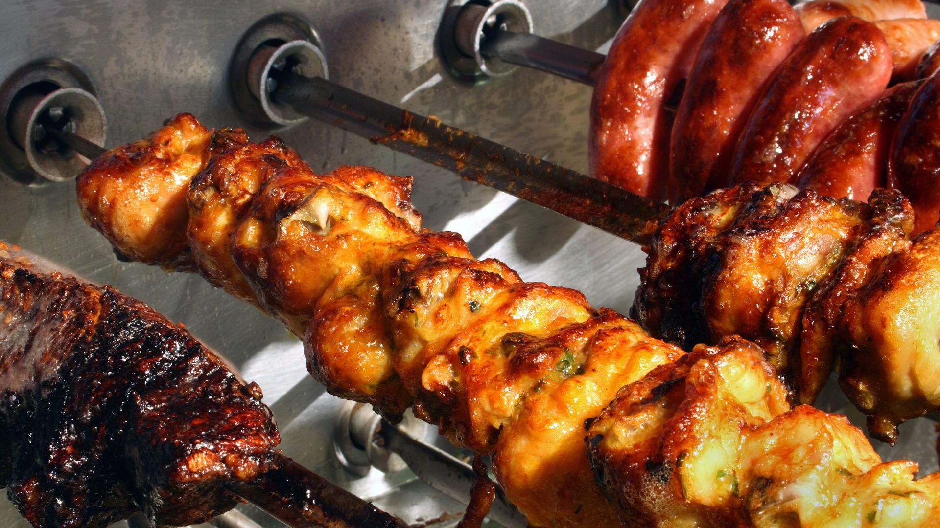 Como fazer churrasco em casa: dicas e truques para churrasco